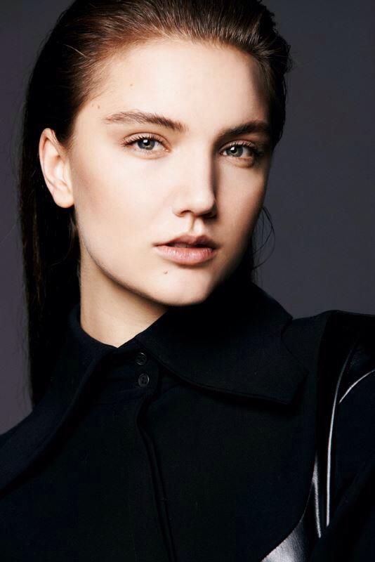 Statuesque Face – As Well – Rosamond Press